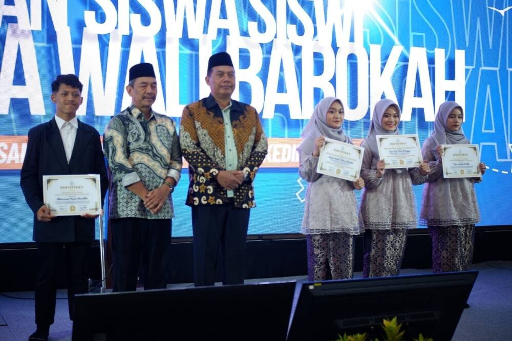 Hadiri Pelepasan Santri PKPPS Ulya Wali Barokah, Ini Pesan Kepala Kemenag Kota Kediri - Lembaga ...