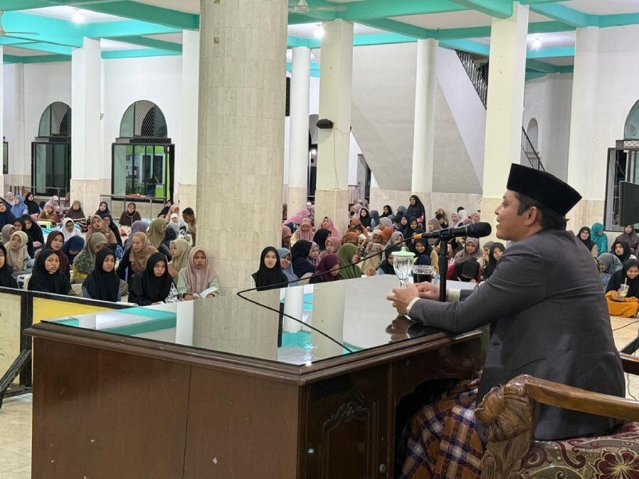 Cendekiawan Ahmad Ali Kunjungi Kota Makassar, Riset Nasionalisme dan ...